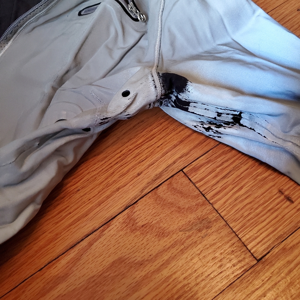 Lululemon Reflective Silver Running Jacket Size 2 - Gem